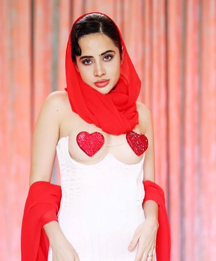Urfi Javed Bold Photos