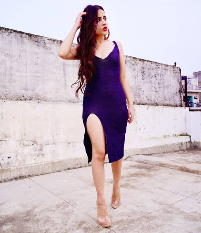 Urfi Javed look sexy