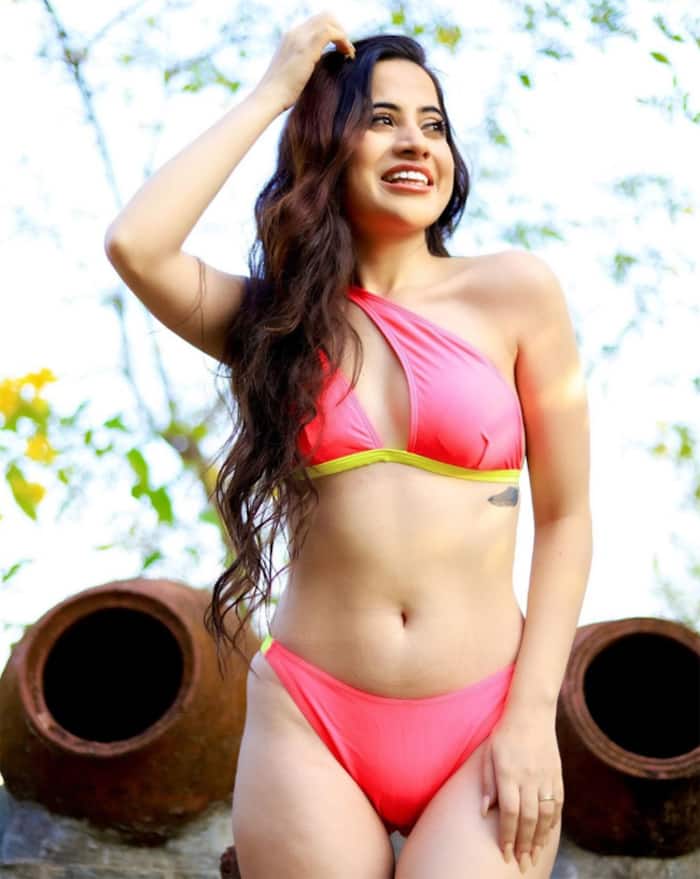 150 Hot And Bold Photos of Urfi Javed That Prove She is Internet Sensation