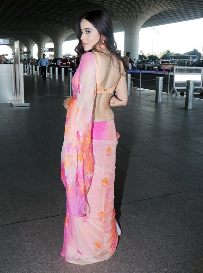 Urfi Javed Hot Airport Look