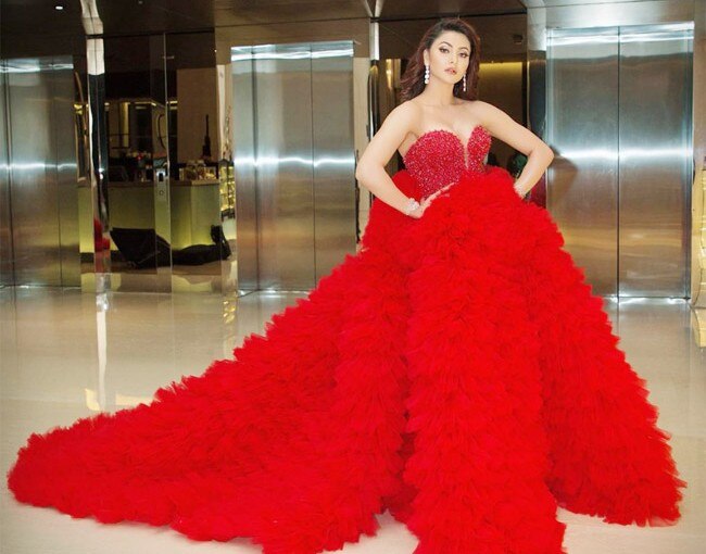 Urvashi Rautela Stuns Everyone With Her Gracious Look