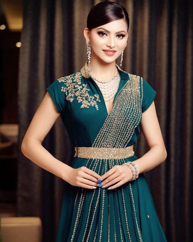 Urvashi Rautela's jaw dropping look