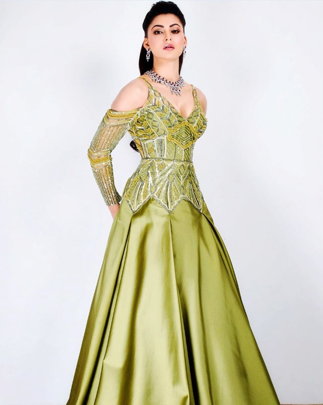 Urvashi Rautela's Glamorous Look