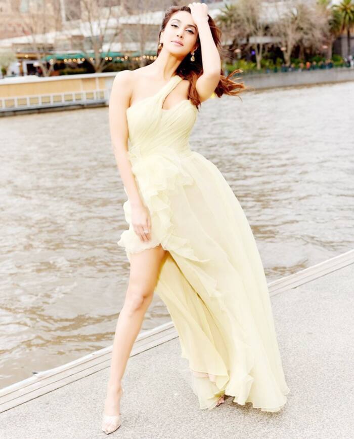 Vaani Kapoor Birthday Special: 7 Hot Looks of The Bold Diva That Set The Internet on Fire