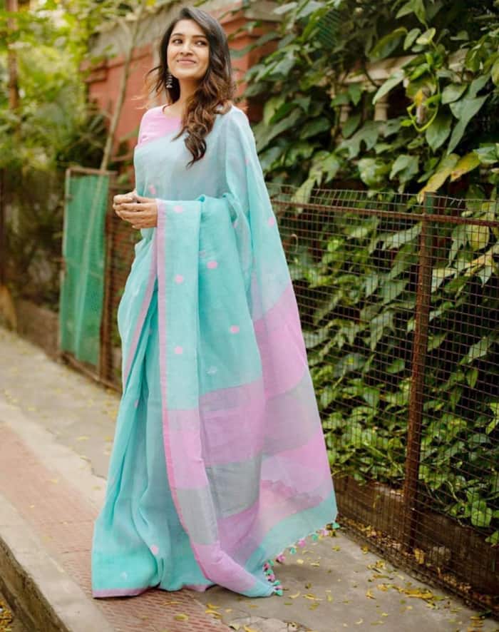 South Actor Vani Bhojan Graces Different Saree Look And Looks Perfectly ...