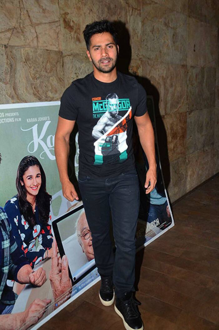 Handsome hunks of Bollywood attend screening of Kapoor & Sons