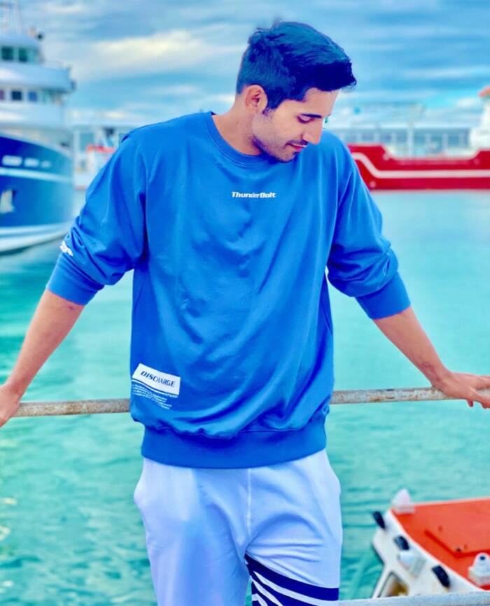 Varun Sood turns all blue for his latest pics