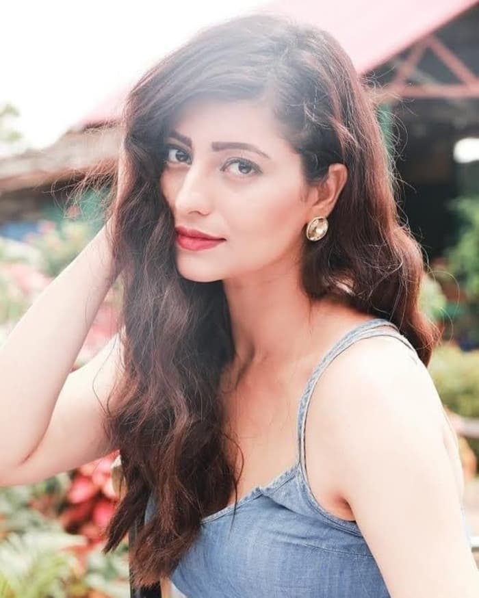 Verses of War Fame Shivaanii Rai Opens Up on Working With Vivek Oberoi ...