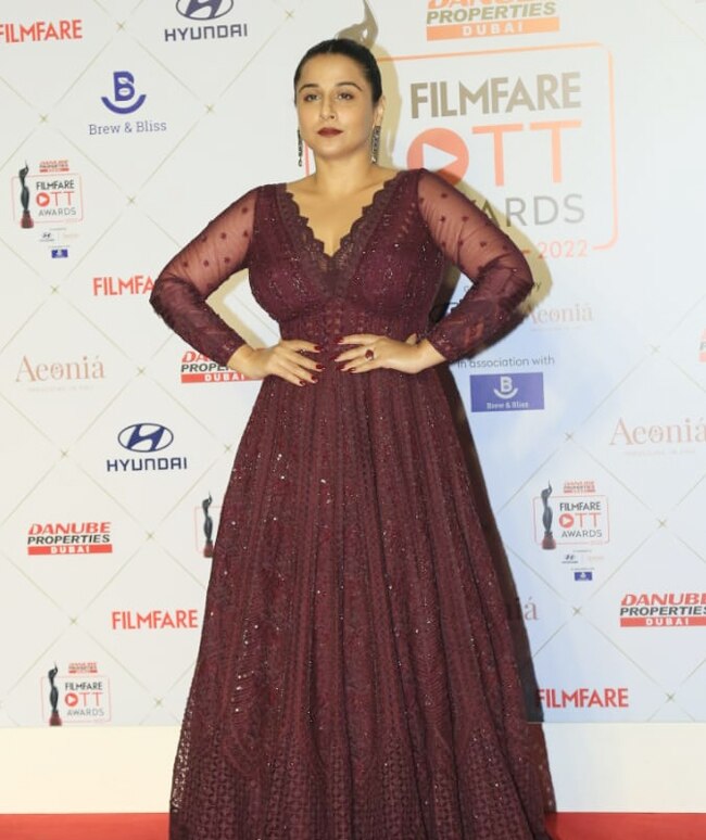 Vidya Balan Makes Jaws Drop in Latest Outfit