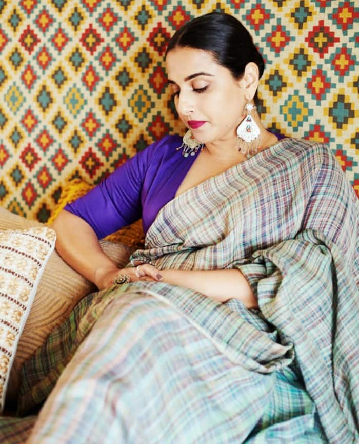 Vidya Balan is an Epitome of Grace in Gorgeous Linen Saree, Purple ...