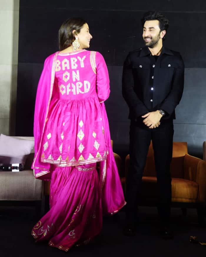 Alia Bhatt Brings Stuns in 'Baby-on-Board' Pink Outfit at Brahmastra ...