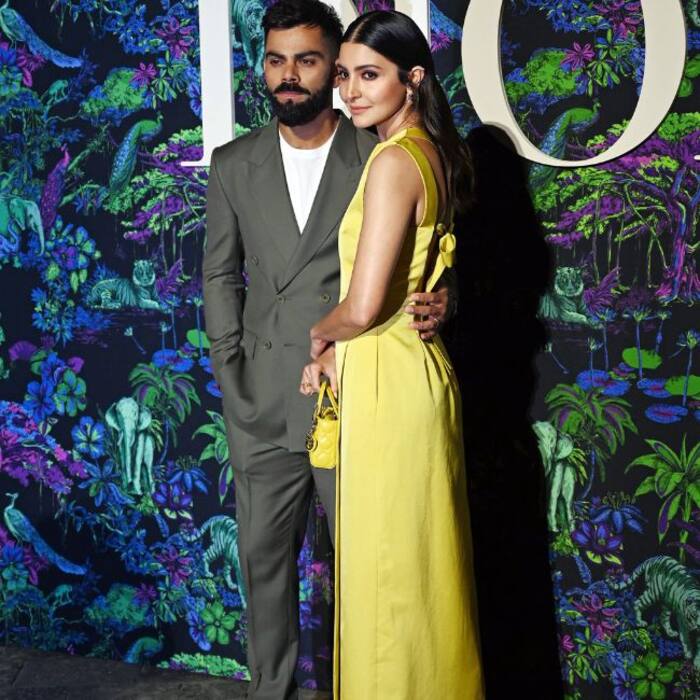 Virat Kohli and Anushka Sharma's first 'family photo' with kids Vamika ...