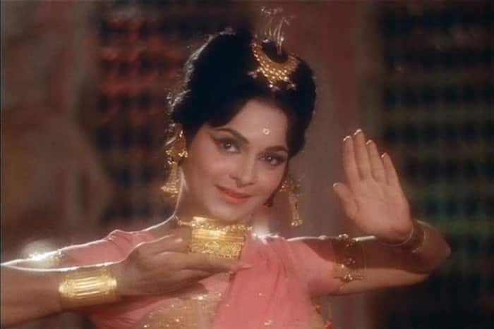 Recalling Waheeda Rehman's Classic Dance Numbers in Photos