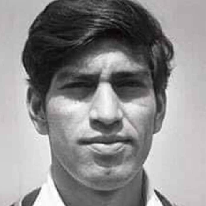 7 Pakistan cricketers who were not Muslim, one player converted to ...