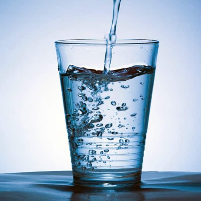 7 amazing health benefits of drinking warm water