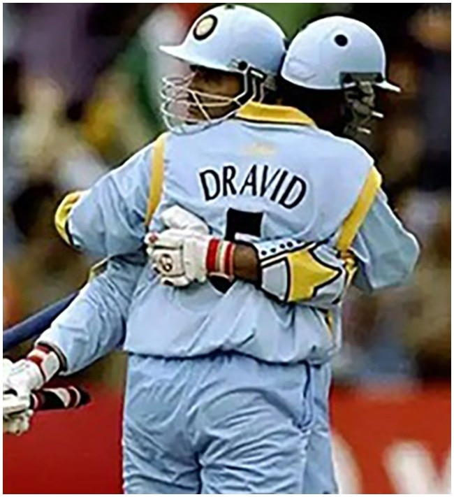 When the two giants of Indian Cricket shared a hug between the field.