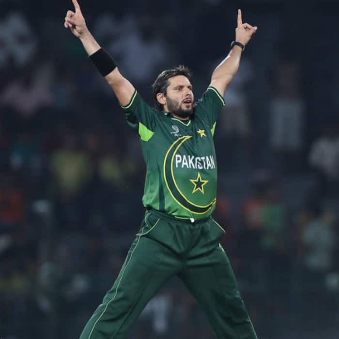 Pakistan star Shahid Afridi calls this player the most explosive ...
