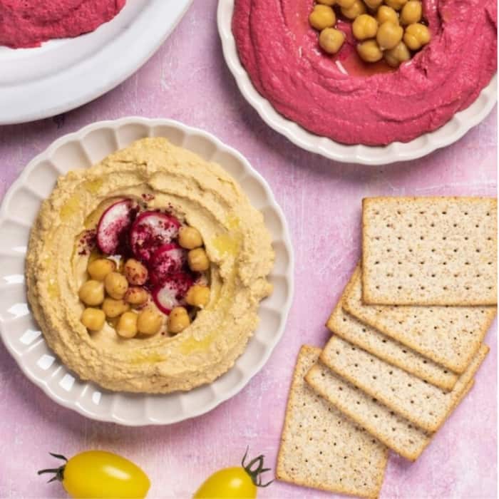 Whole Grain Crackers With Hummus