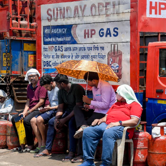 LPG Crisis: Is your PNG gas flame burning yellow? Here’s how to fix it ...