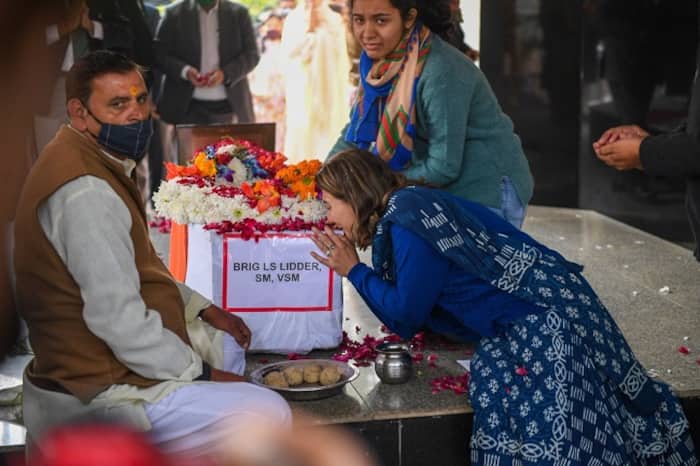 Photos: Nation Pays Tribute To CDS Bipin Rawat, Brig Lidder and Other Martyrs in Chopper Crash