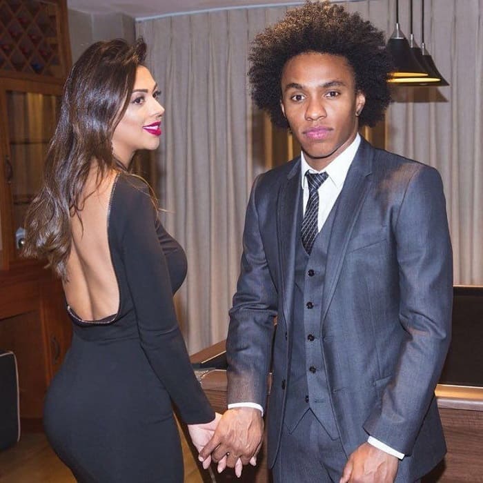 Emerson’s girlfriend Isadora Nascimento