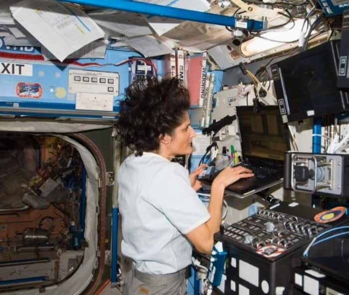 5 Unforgettable pictures of Sunita Williams in space