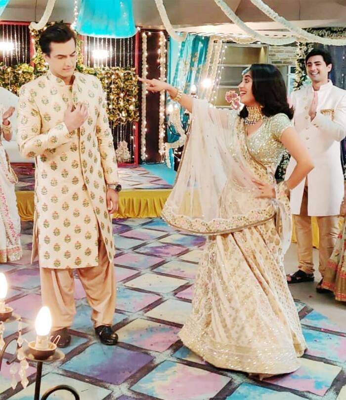 Yeh Rishta Kya Kehlata Hai: Kartik-Sirat Look Stunning As They Twin in ...