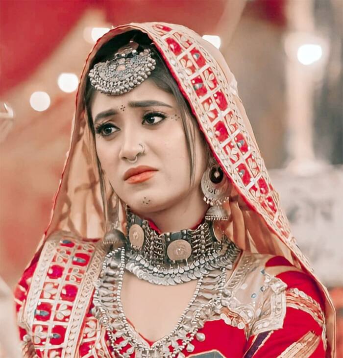 Yeh Rishta Kya Kehlata Hai Sirat Aka Shivangi Joshi Looks Drop Dead Gorgeous