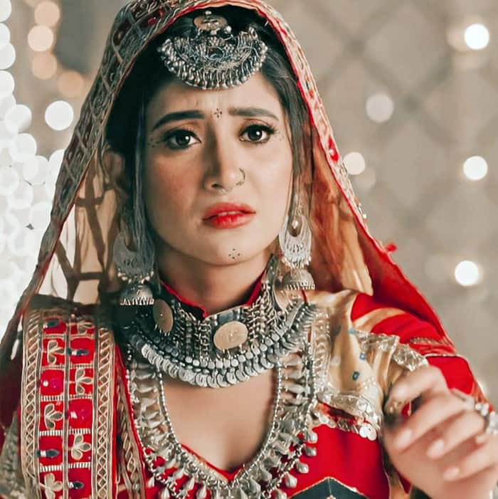 Yeh Rishta Kya Kehlata Hai: Sirat Aka Shivangi Joshi Cute Expressions ...