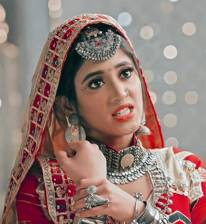 Yeh Rishta Kya Kehlata Hai: Sirat Aka Shivangi Joshi Cute Expressions ...