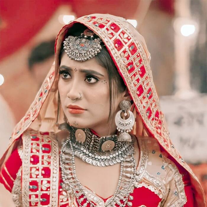 Yeh Rishta Kya Kehlata Hai: Sirat Aka Shivangi Joshi Cute Expressions ...