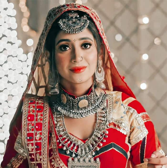 Yeh Rishta Kya Kehlata Hai: Sirat Aka Shivangi Joshi Cute Expressions ...