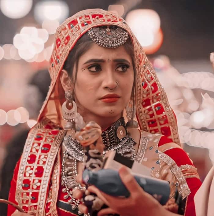 Yeh Rishta Kya Kehlata Hai: Sirat Aka Shivangi Joshi Cute Expressions ...