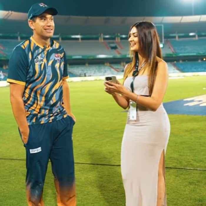 Meet Yesha, beautiful cricket presenter from India, she works as ...