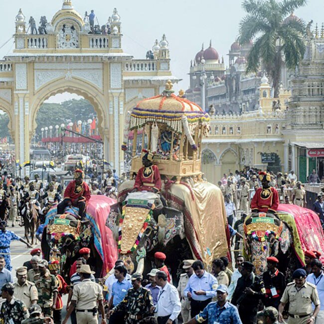 You can enjoy festival of Dussehra in Delhi