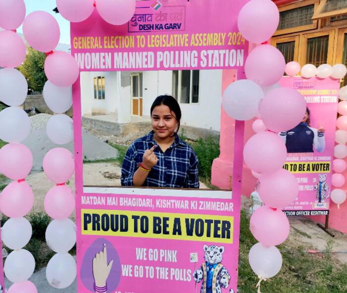 Youth casted her vote in Jammu and Kashmir Assembly elections