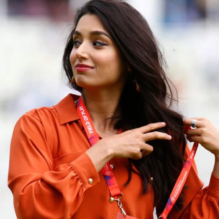 Meet Zainab, beautiful cricket presenter from Pakistan, her father is a ...